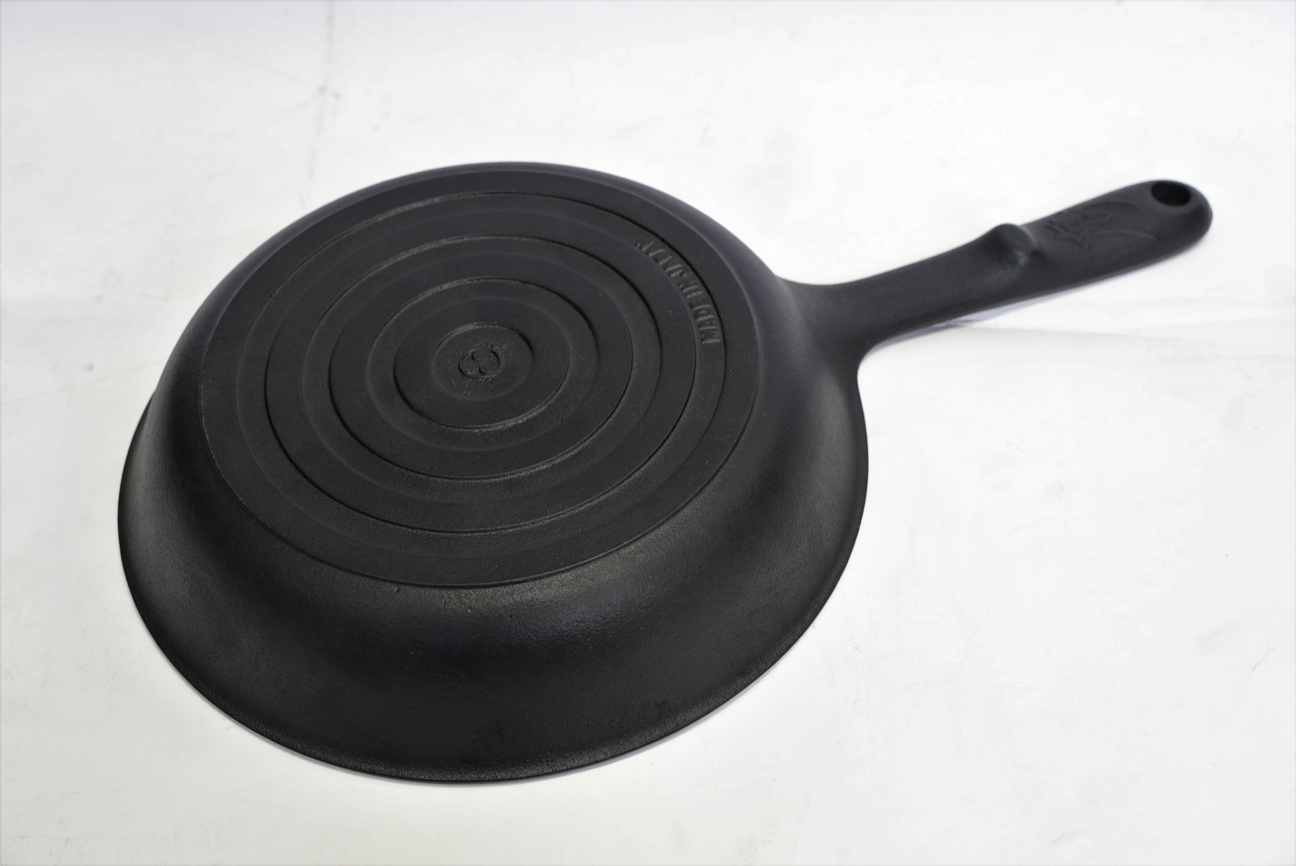 Nambu Ironware Japanese Cast Iron Frying Pan / Skillet, ASANO ...