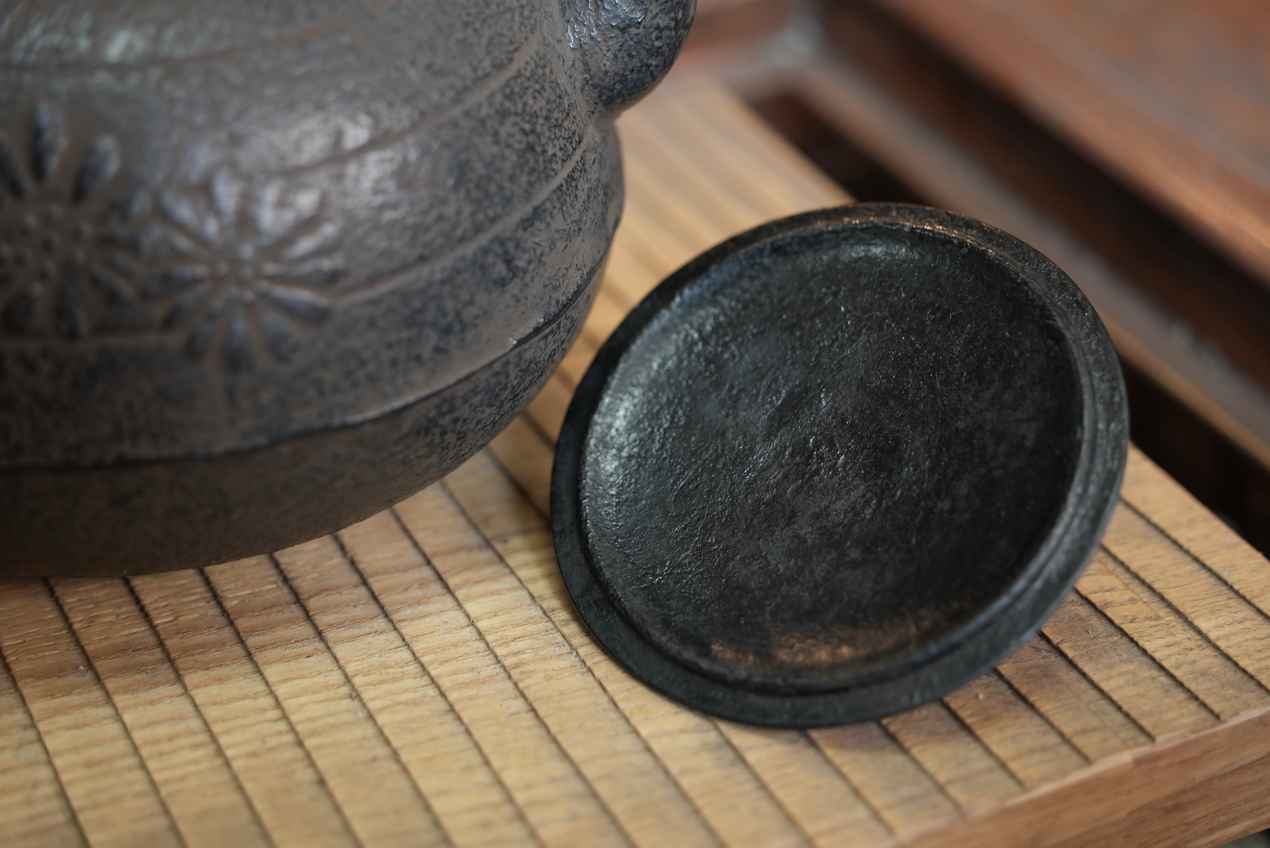 Authentic Japanese Nambu Ironware(Tekki) Cast Iron Kettle - Tetsubin ...